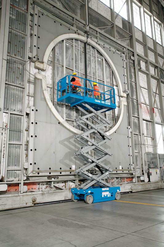Genie® GS™-2646 Scissor Lift