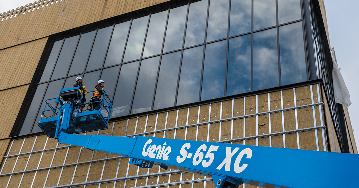 Glass Installation Equipment | Aerial Lifts | Genie